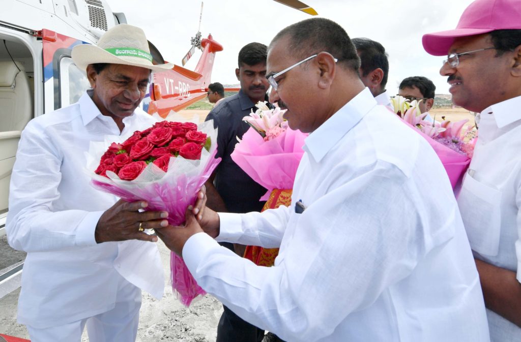 Telangana CM KCR Visit to Karivena Project | Overseas News
